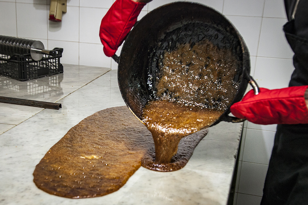 Il-karamelli tal-ħarrub… tradizzjoni li ntiret tliet ġenerazzjonijiet ...