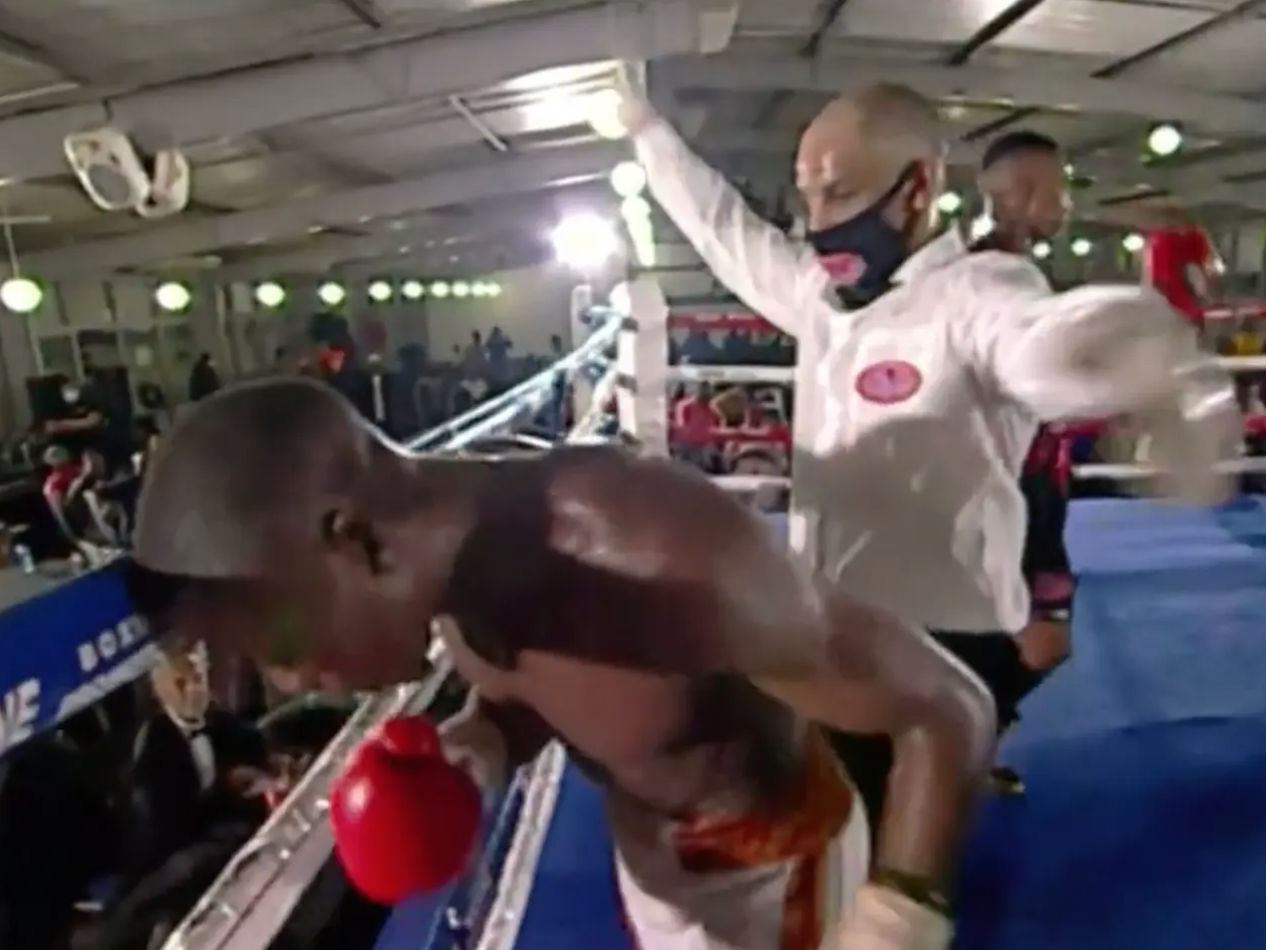 ARA: Boxer Sud Afrikan imut f’ċirkostanzi strambi - talk.mt