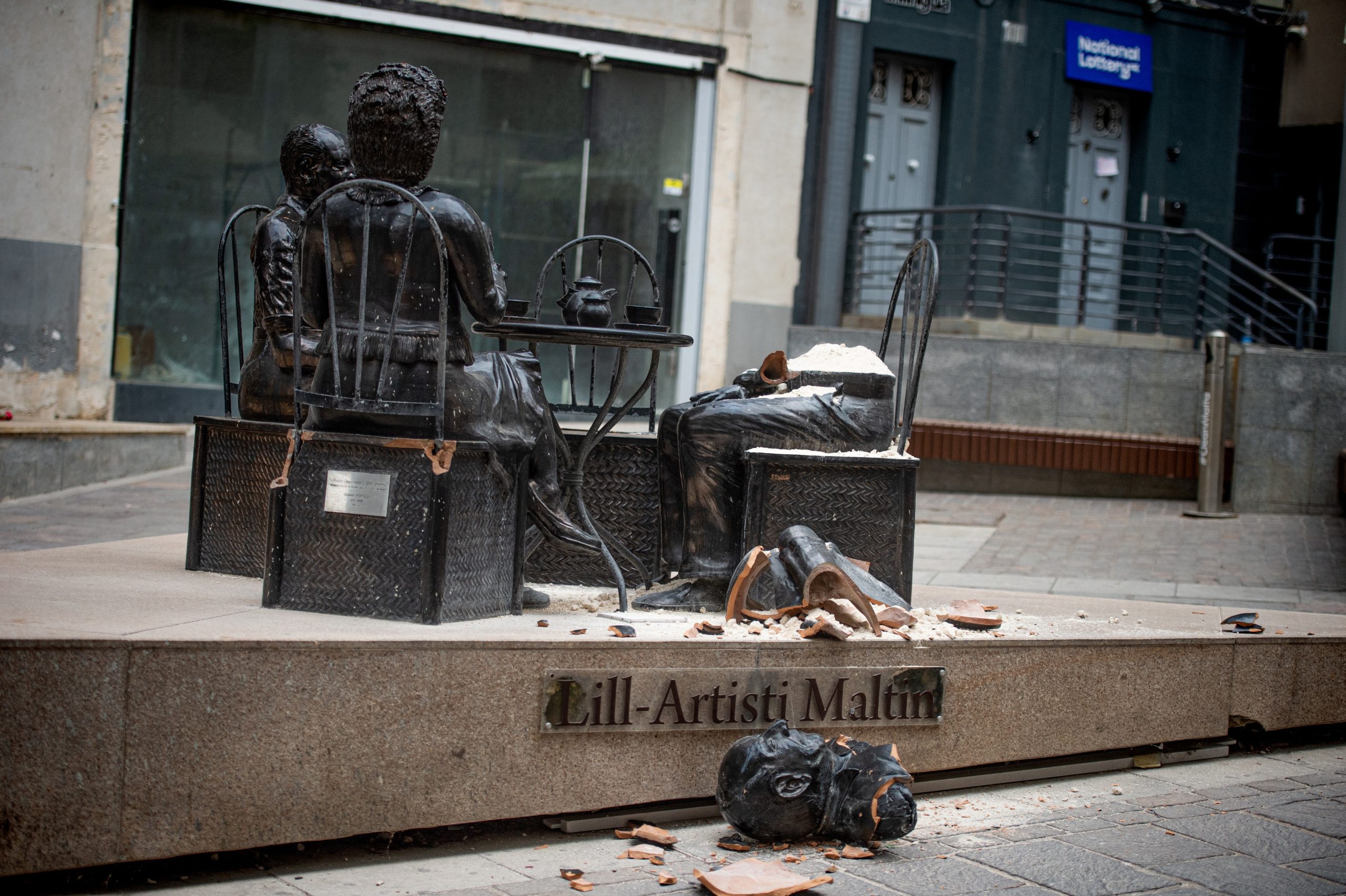 Is-Sindku jgħid li l-monument ma ġiex vandalizzat ... sofra ħsarat bil ...