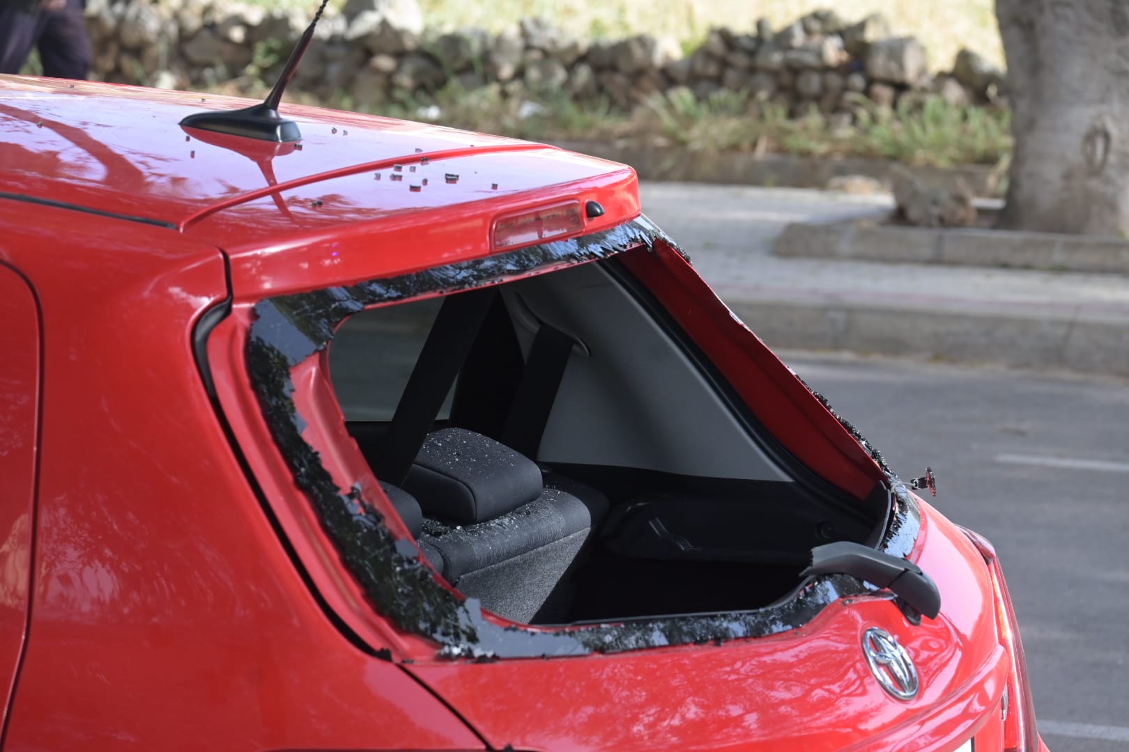 Tifla fil-periklu tal-mewt wara li ttajret minn karozza fl-Imġarr - talk.mt