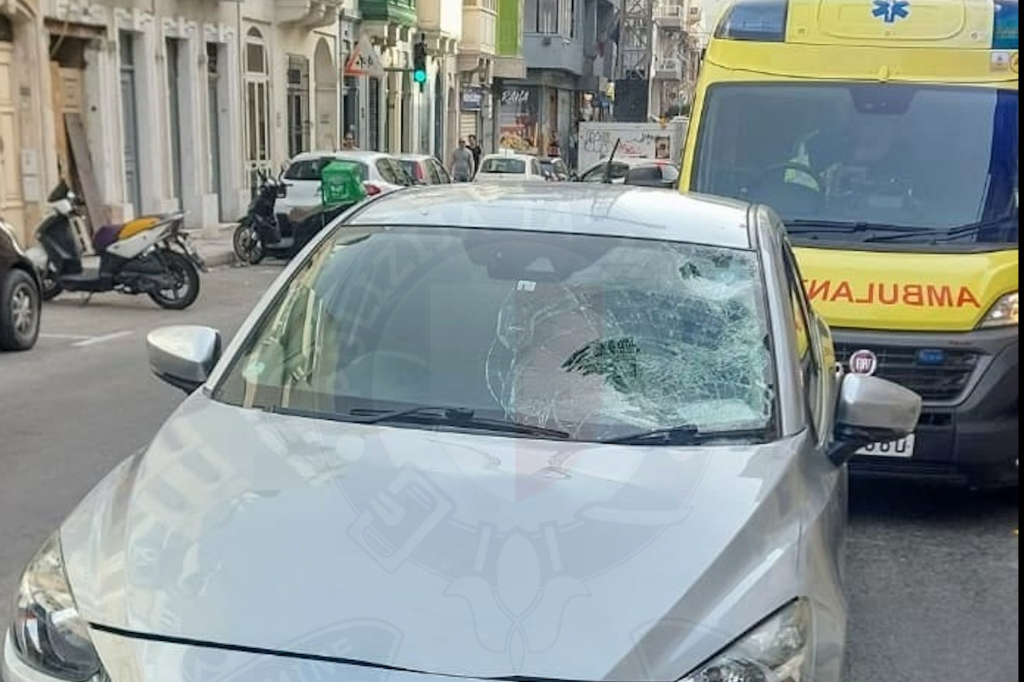 Mara bi ġrieħi gravi wara li ntlaqtet minn vettura fil-Gżira - talk.mt Mara bi ġrieħi gravi wara li ntlaqtet minn vettura fil-Gżira - talk.mt