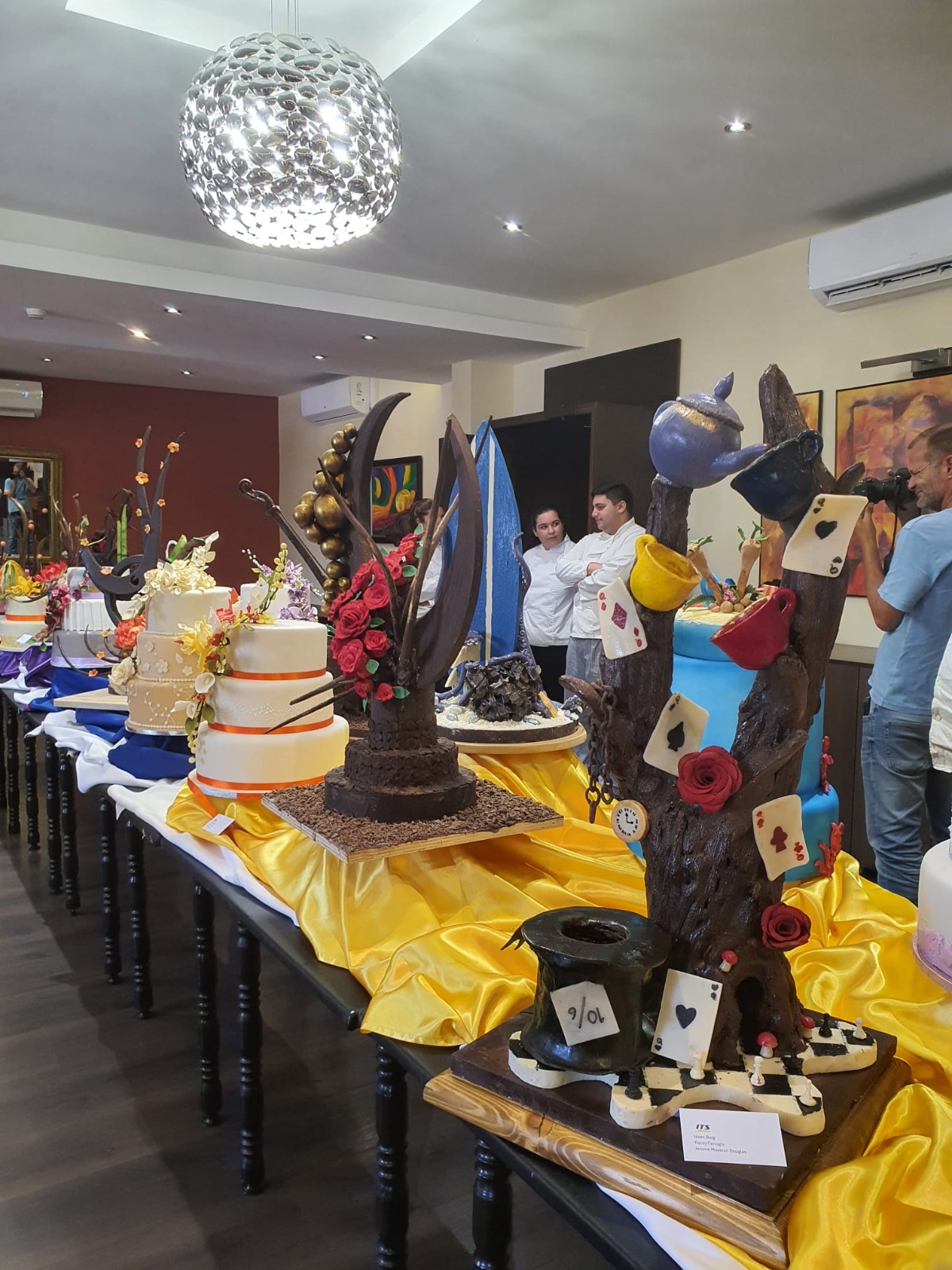 Wirja ta’ skulturi taċ-ċikkulata u kejkijiet mill-istudenti tal-ITS ...